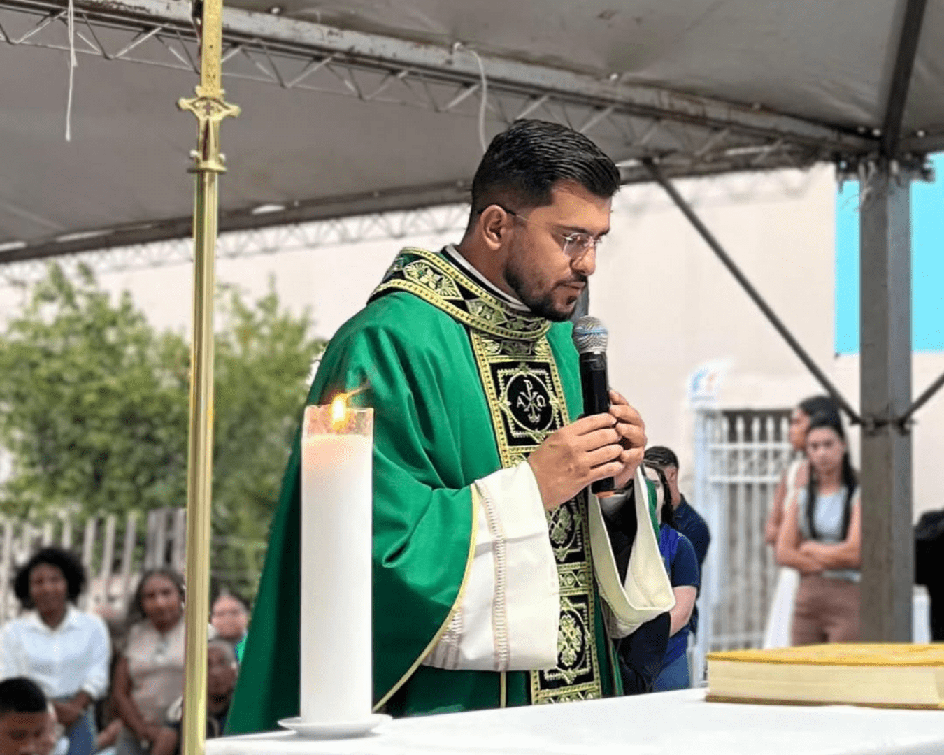 Padre José Victor toma Posse Canônica da Paróquia São José em Inhobim ...